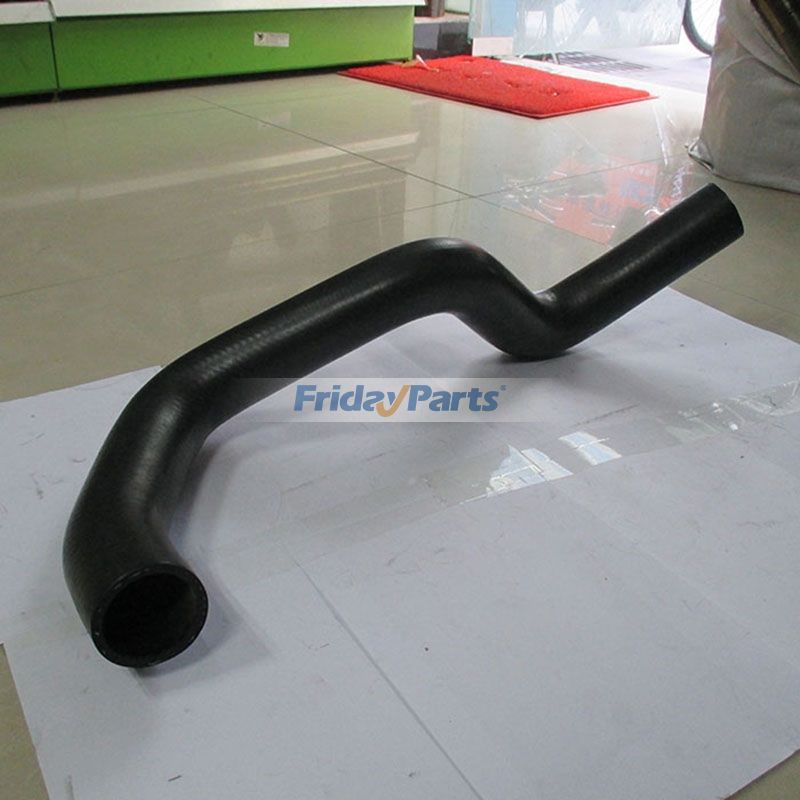 Lower Radiator Hose 3104768 for John Deere Excavator 225DLC 220DW